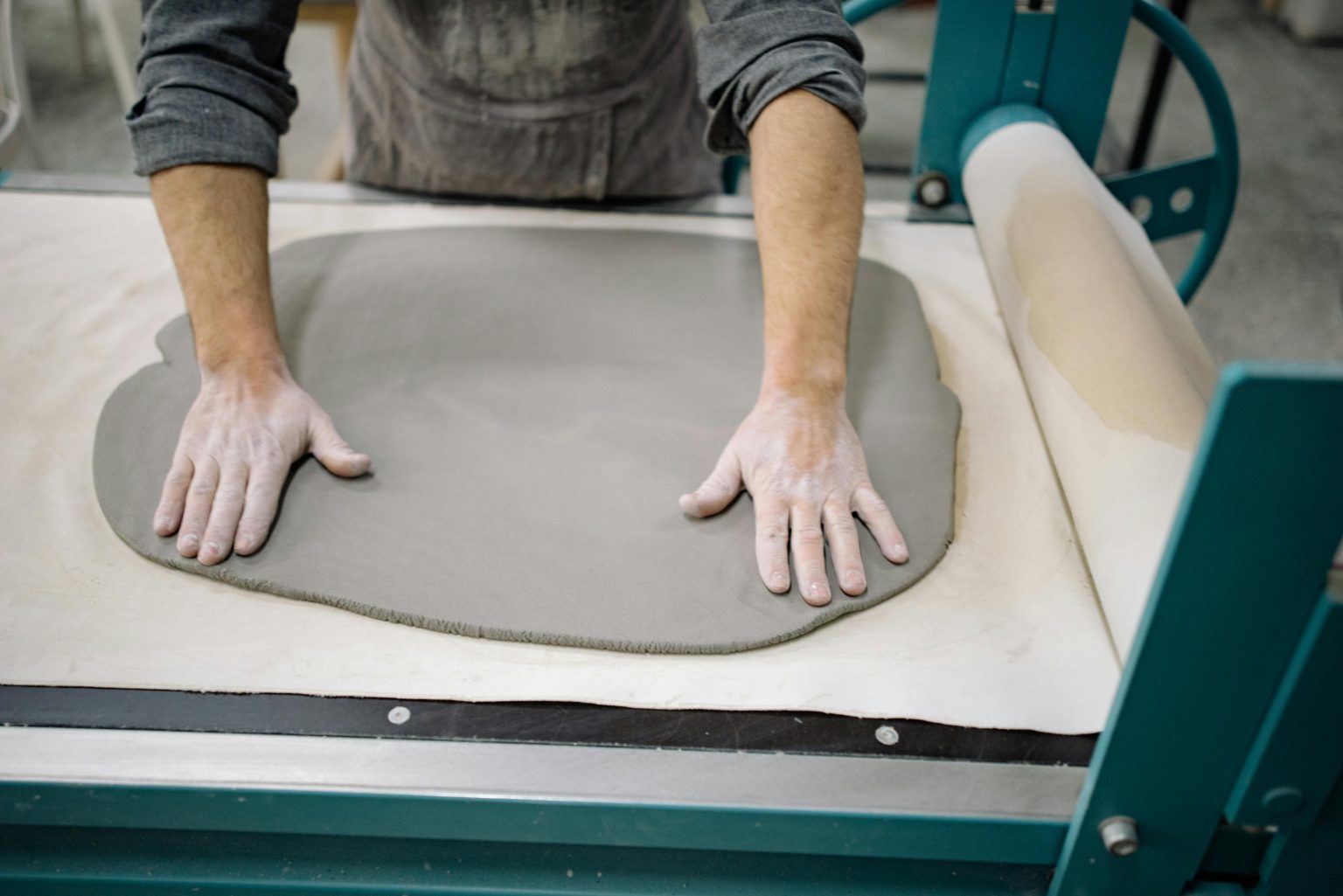 Realizzare manufatti con la tecnica della lastra | Mani di argilla